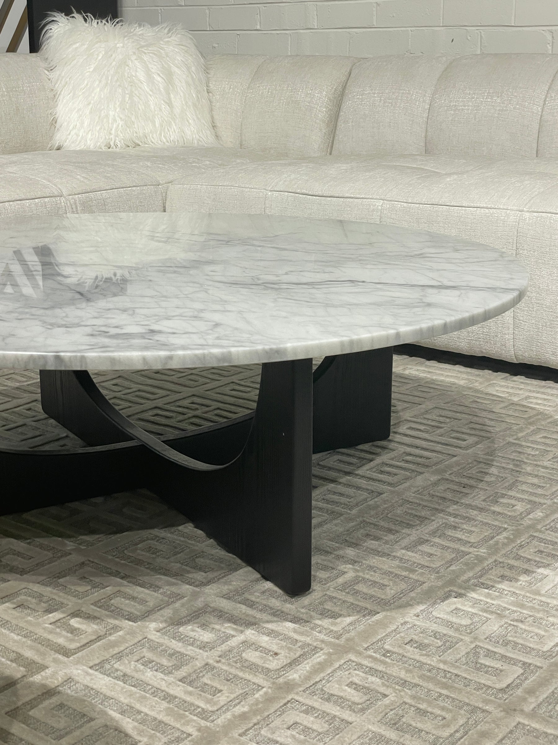 Yamamoto Round Coffee Table in Marble – Timeless & Elegant